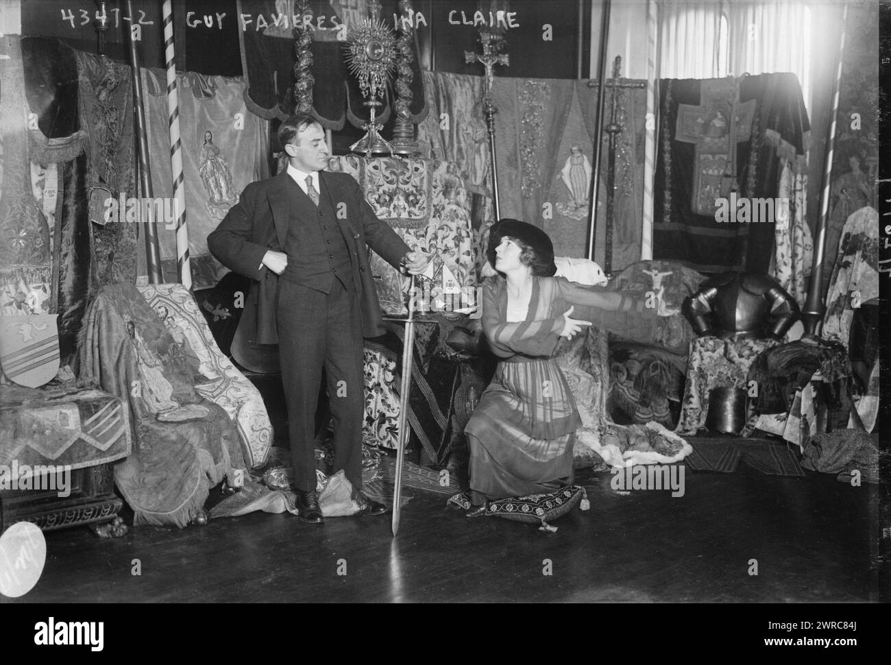 Actors guy favieres hi-res stock photography and images - Alamy