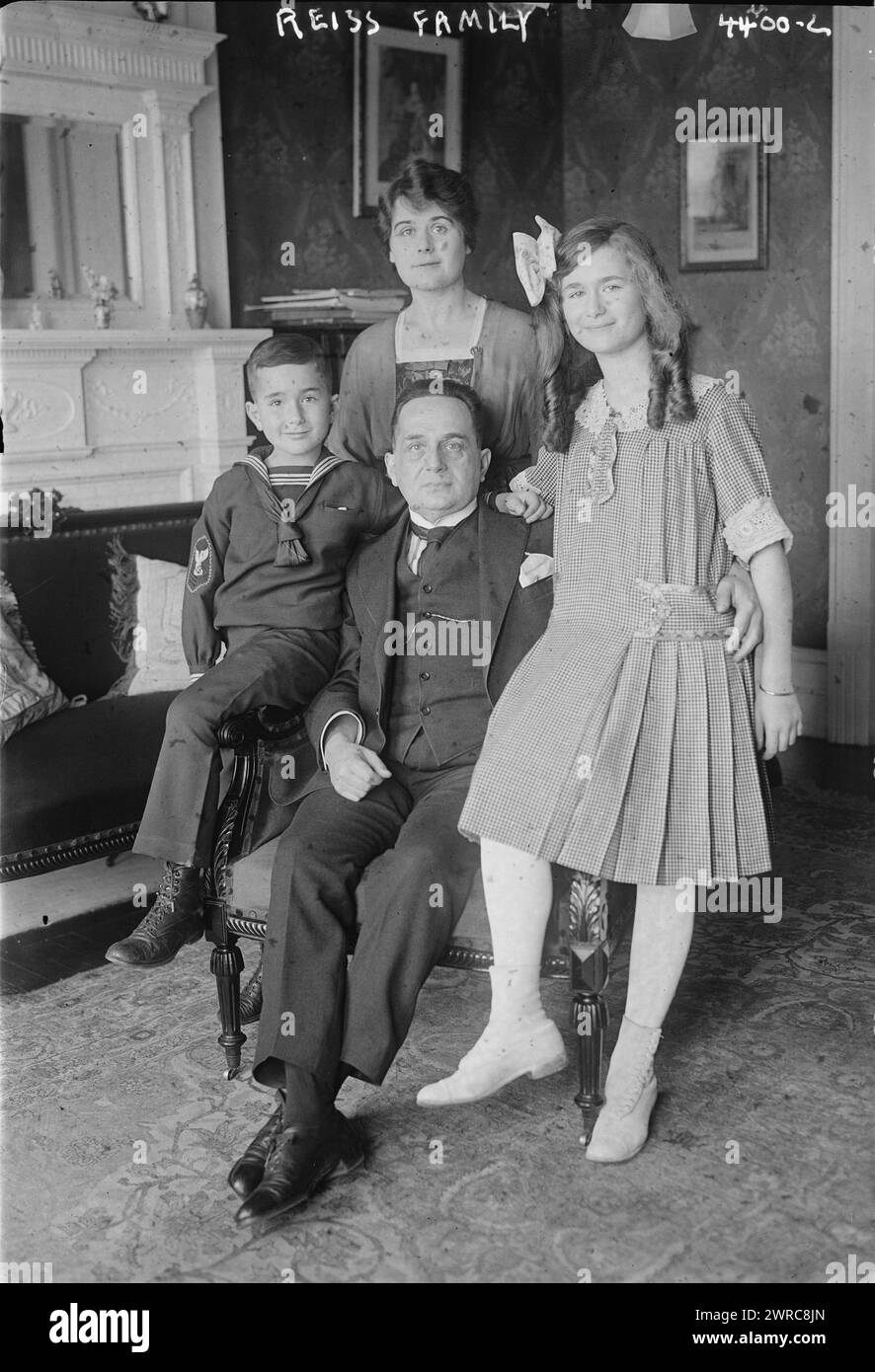 Reiss family hi-res stock photography and images - Alamy