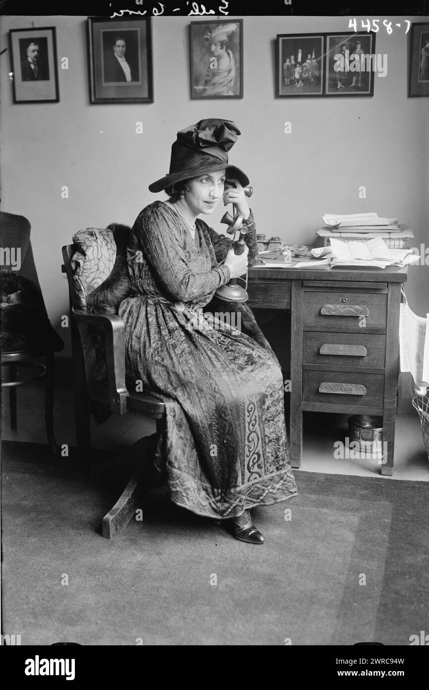 Galli-Curci, Photograph shows Italian coloratura soprano opera singer ...