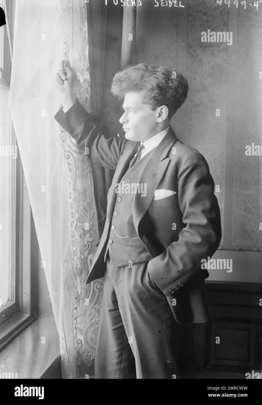 Russian violinist toscha seidel hi-res stock photography and images - Alamy