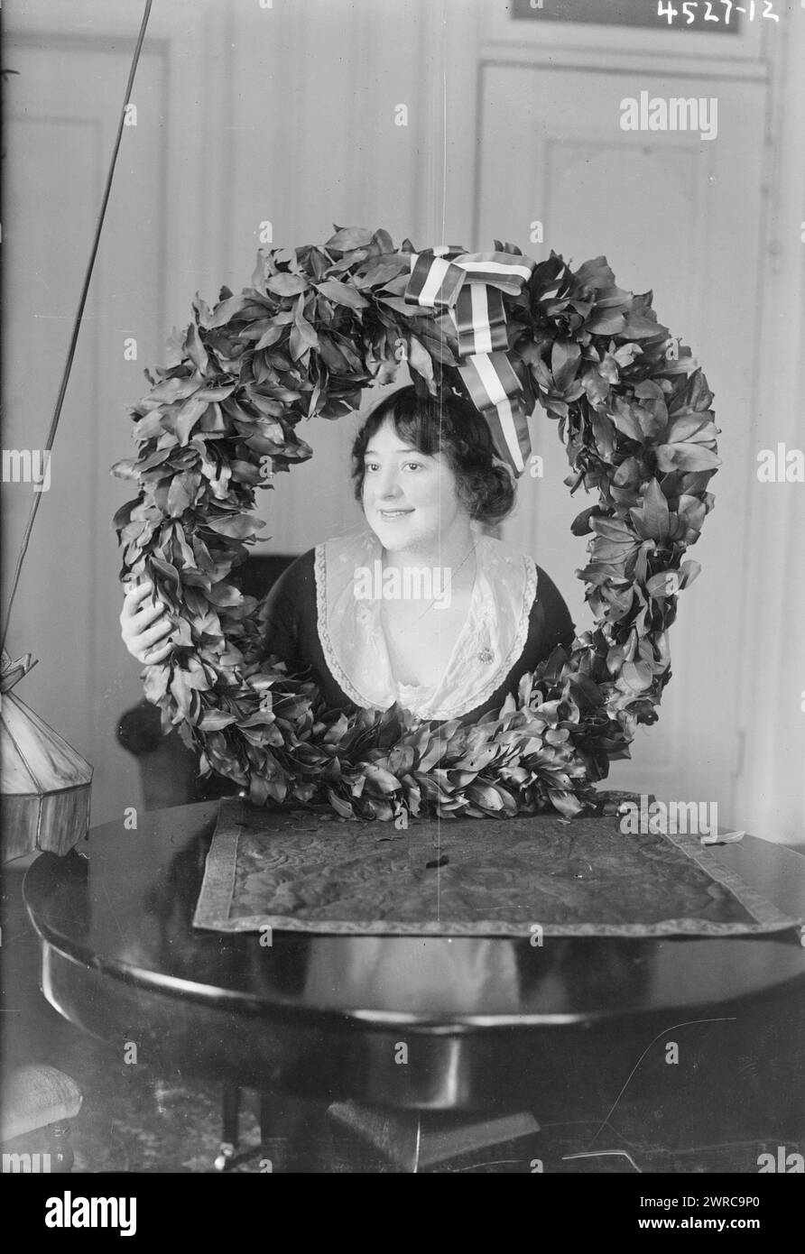 American soprano opera singer looking hi-res stock photography and ...