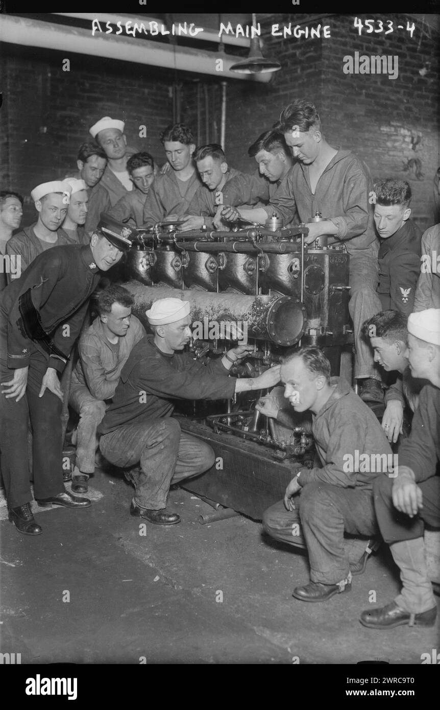 Assembling main engine hi-res stock photography and images - Alamy