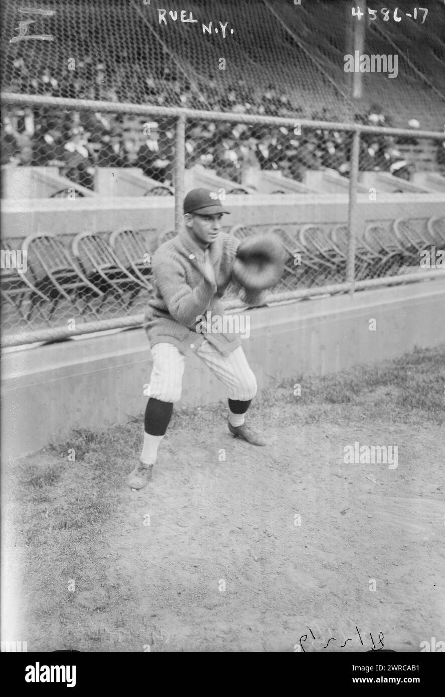 Herold dominic muddy ruel hi-res stock photography and images - Alamy