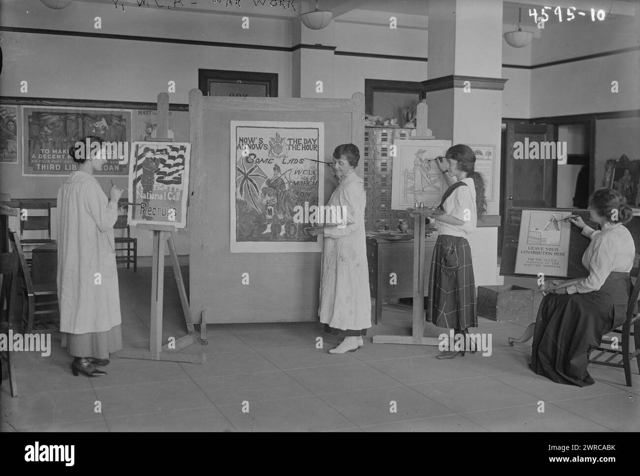 Armys art division hi-res stock photography and images - Alamy