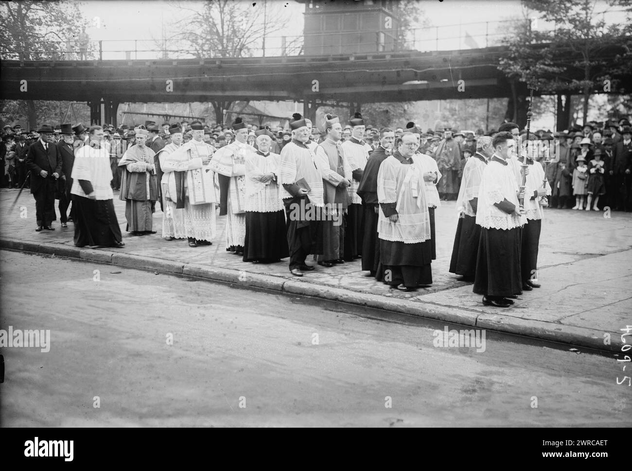 Field Mass, Photograph shows a procession of clergy at the military ...