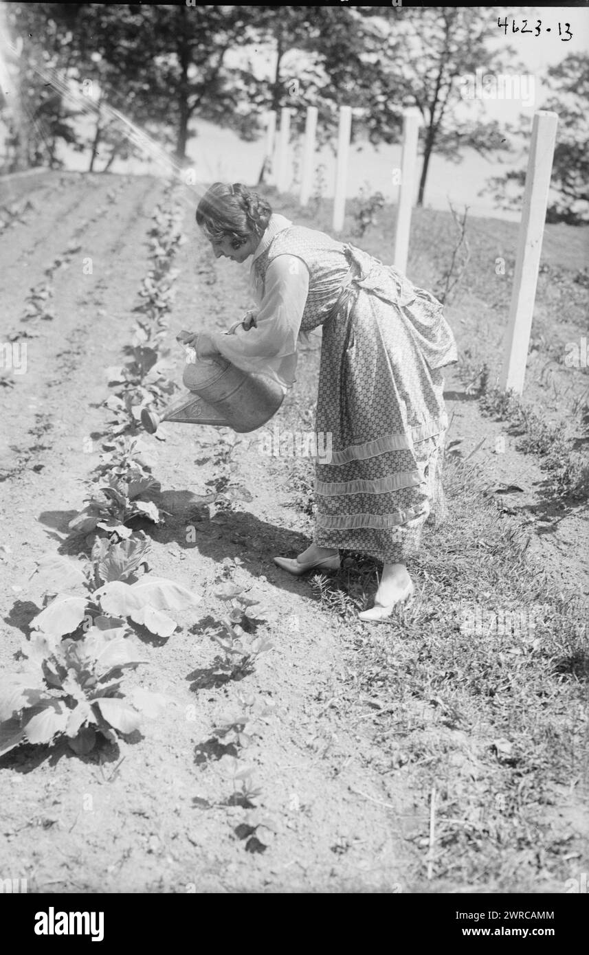 Galli-Curci, Photograph shows Italian coloratura soprano opera singer ...