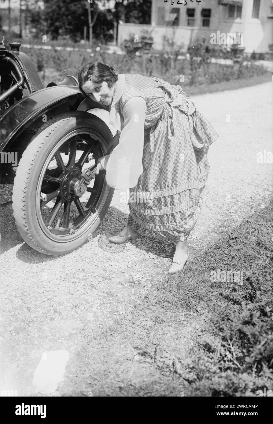 Galli-Curci, Photograph shows Italian coloratura soprano opera singer ...