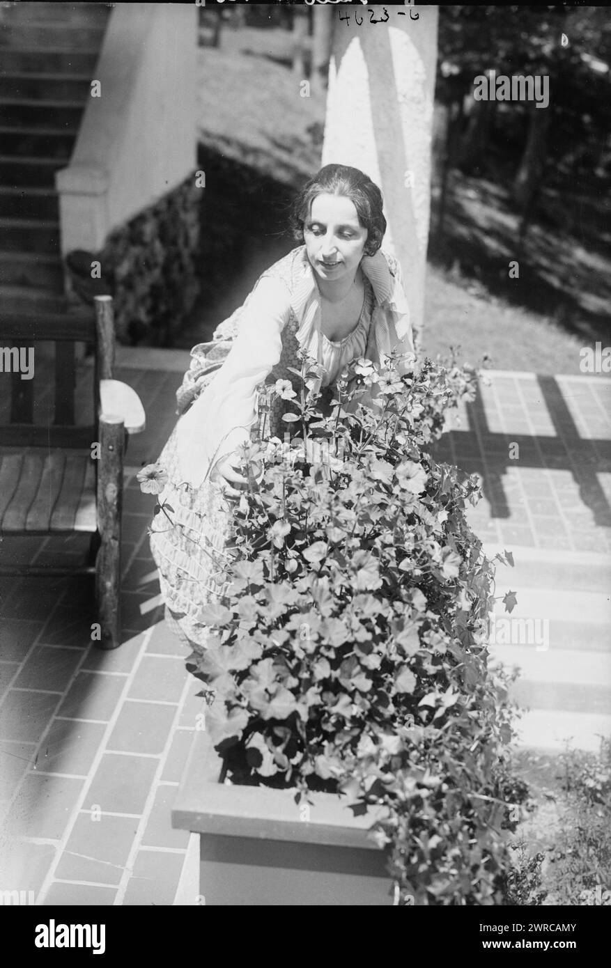Galli-Curci, Photograph shows Italian coloratura soprano opera singer ...