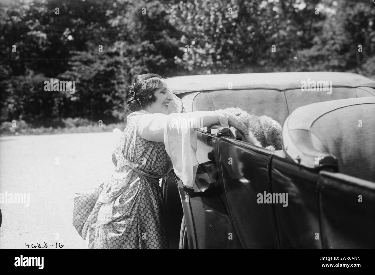 Galli-Curci, Photograph shows Italian coloratura soprano opera singer ...