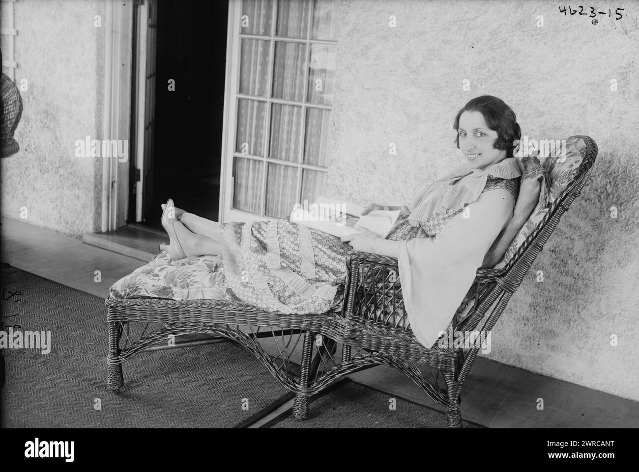 Galli-Curci, Victor, Photograph shows Italian coloratura soprano opera ...