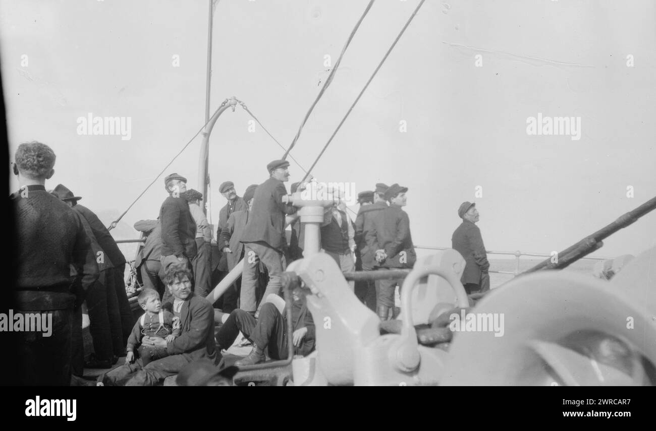 Steerage passengers at bow of FRIEDRICH DER GROSS, between ca. 1915 and ...
