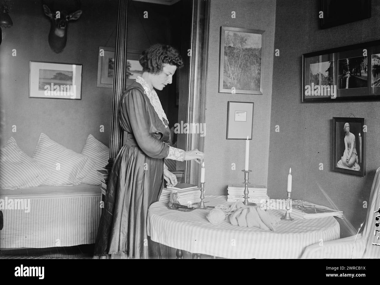 Contralto singer helen clark hi-res stock photography and images - Alamy