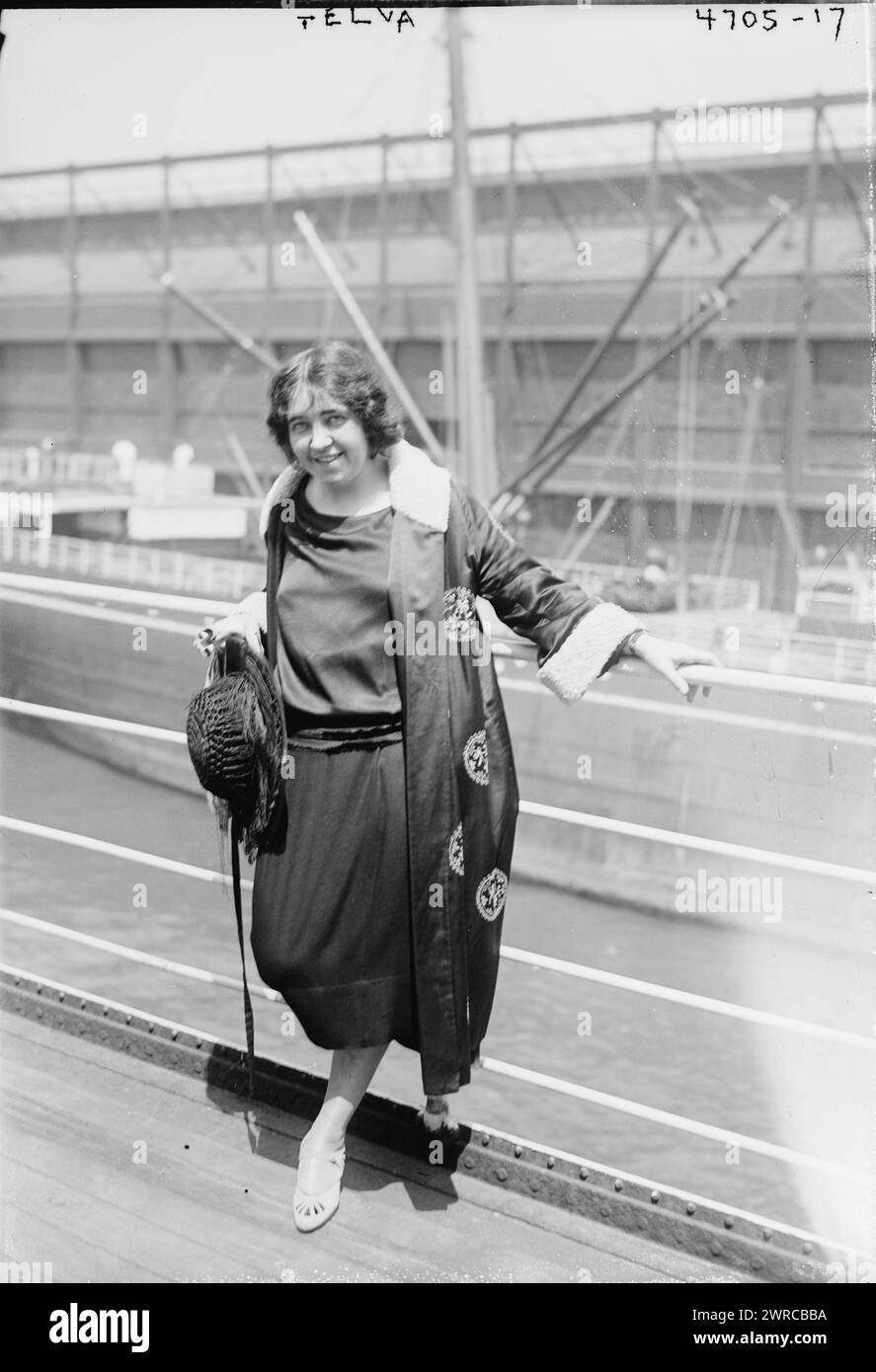 American mezzo soprano opera singer hi-res stock photography and images ...