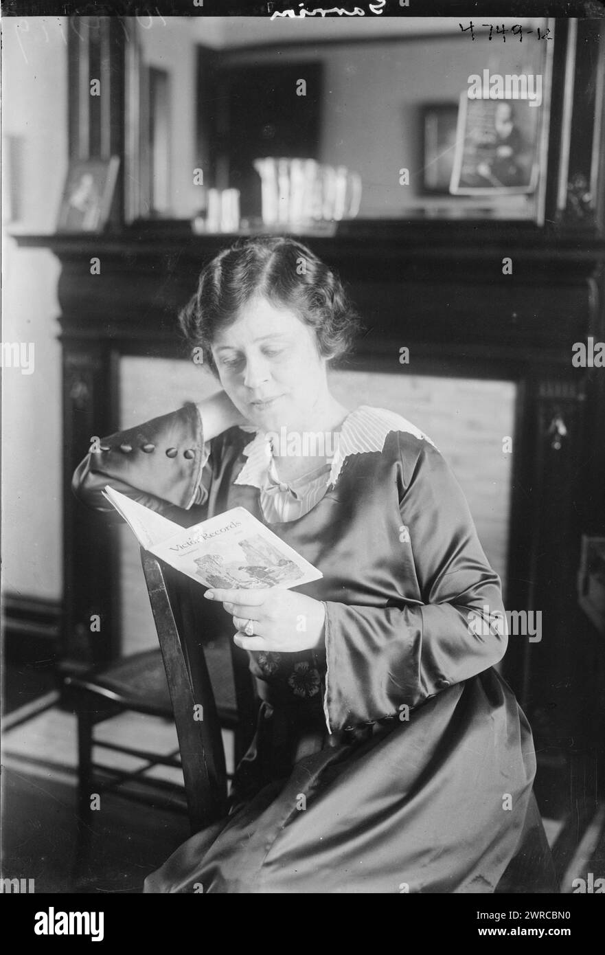 Soprano opera singer mabel garrison siemonn hi-res stock photography ...