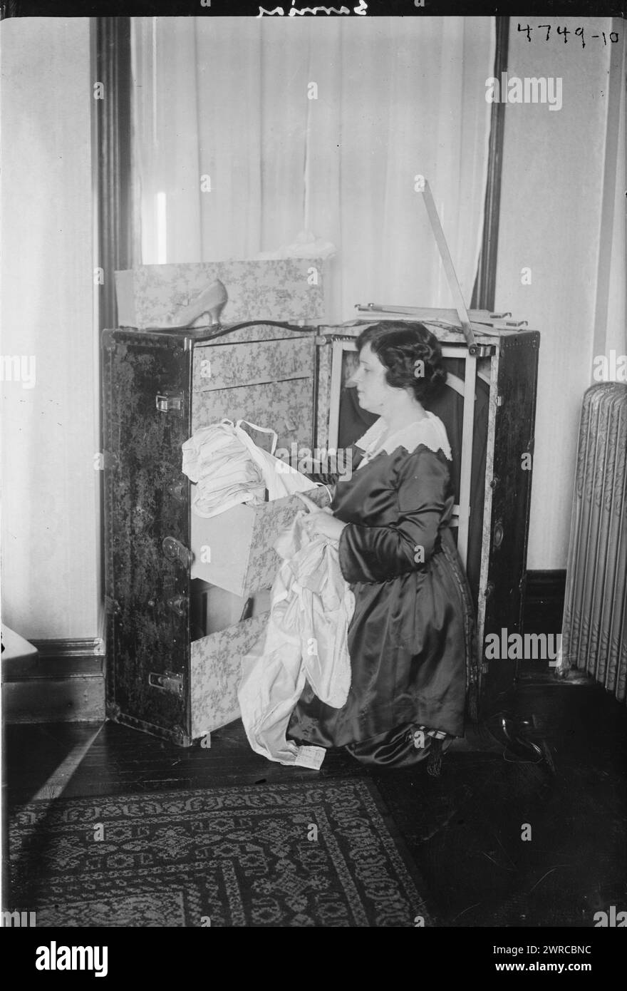 Soprano opera singer mabel garrison siemonn hi-res stock photography ...