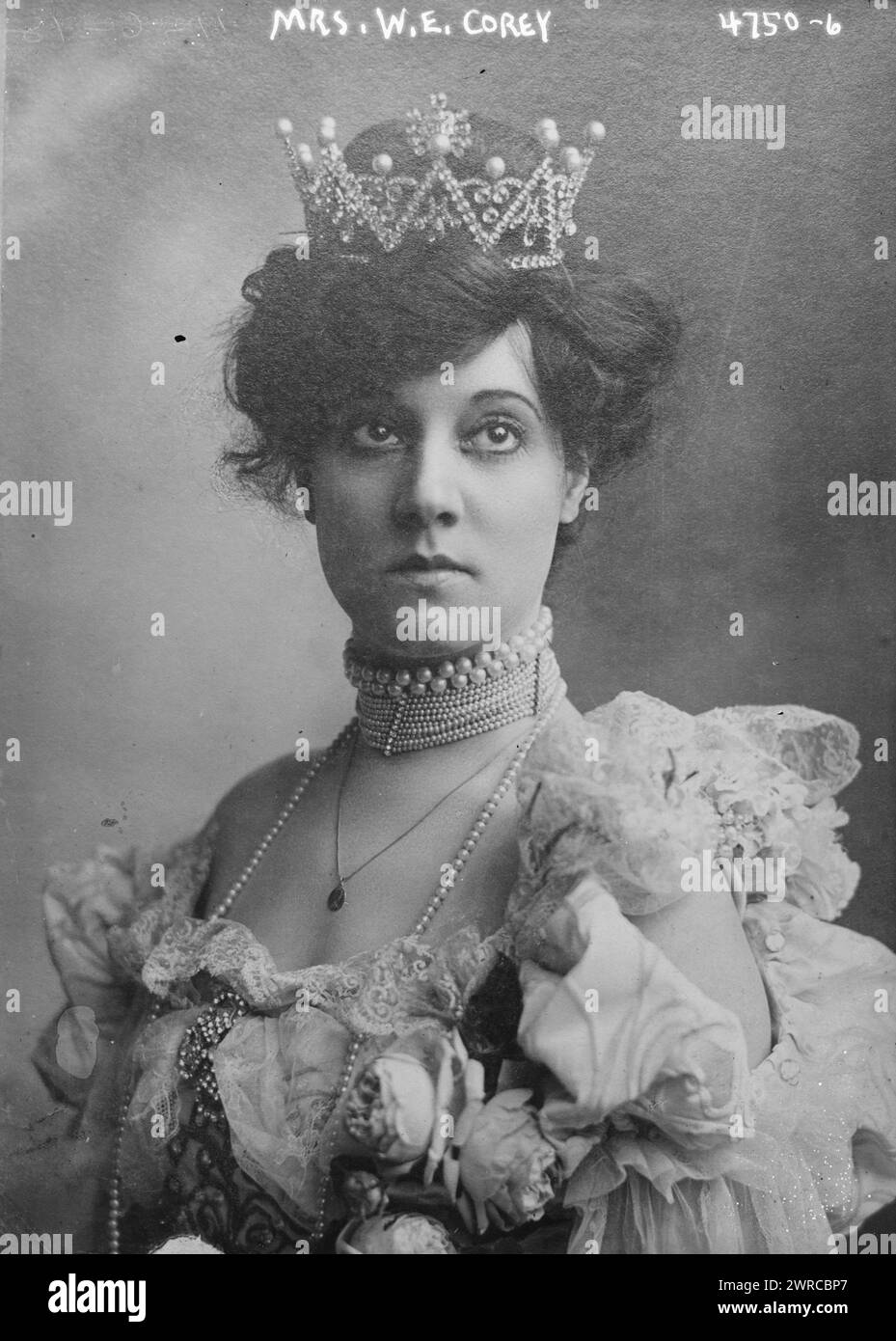 Mrs. W.E. Corey, Photograph shows stage actress Mabelle Gilman Corey ...
