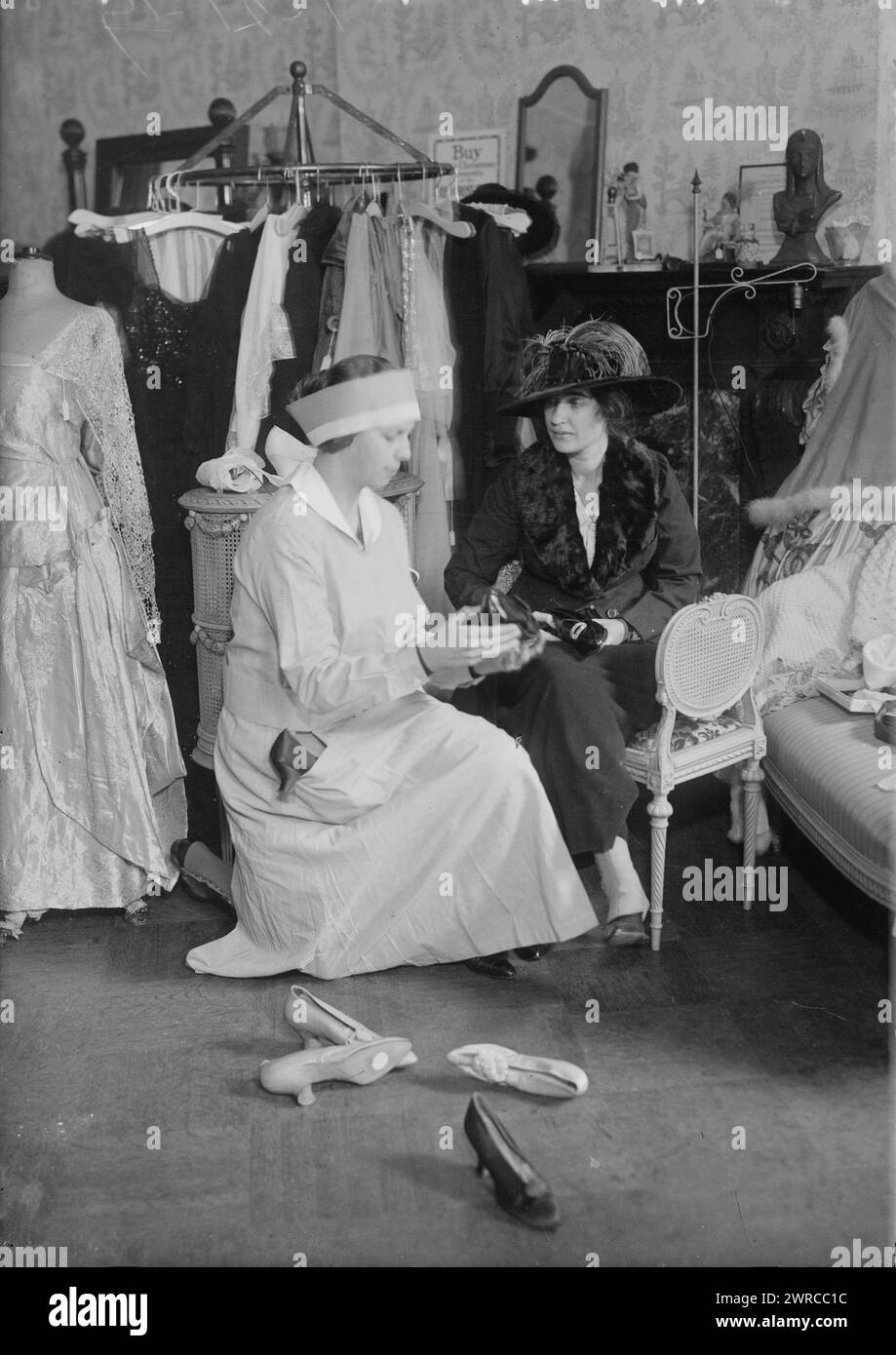 Mrs. Gordon Lyle, Nina Ryan, Photograph shows Mrs. Gordon Lyle (the ...