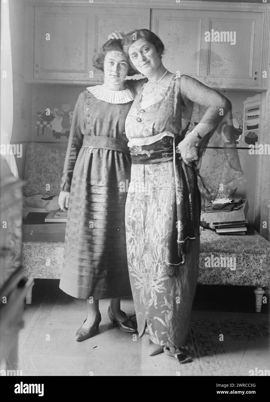 Alma Gluck & daughter, Photograph shows Romanian-American opera singer ...