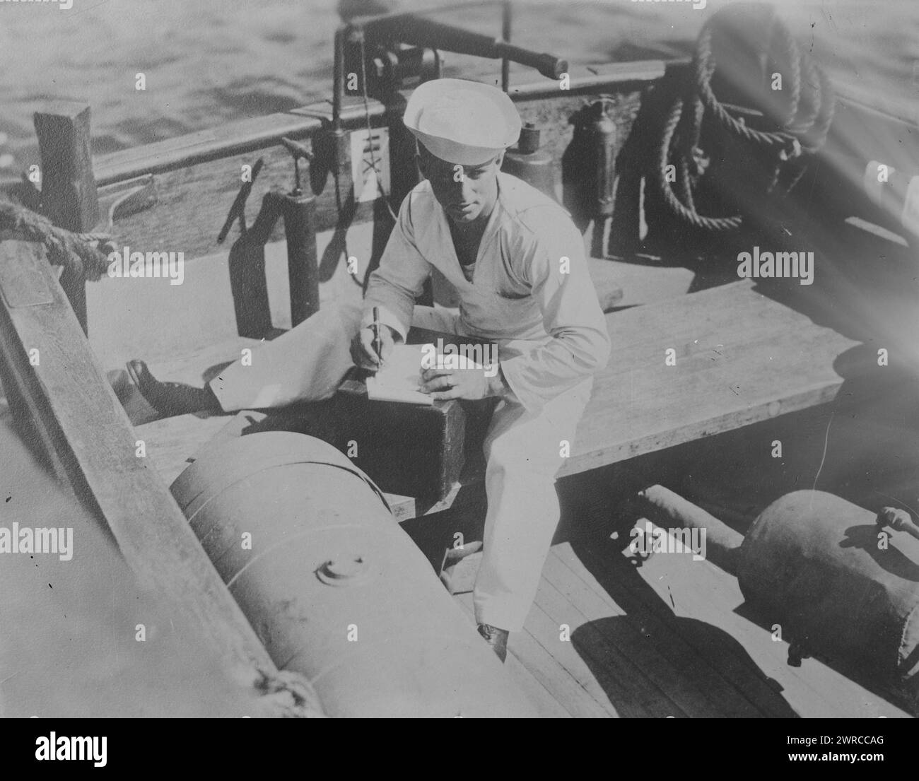 American sailor hi-res stock photography and images - Alamy