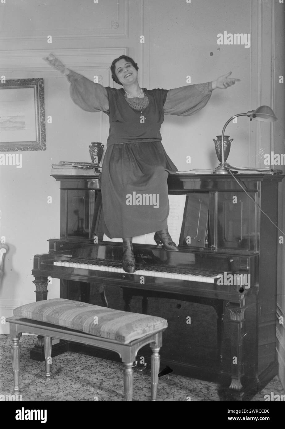 French soprano opera singer standing hi-res stock photography and ...