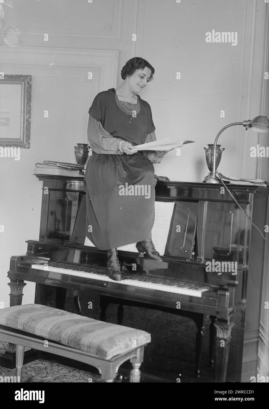 French soprano opera singer standing hi-res stock photography and ...