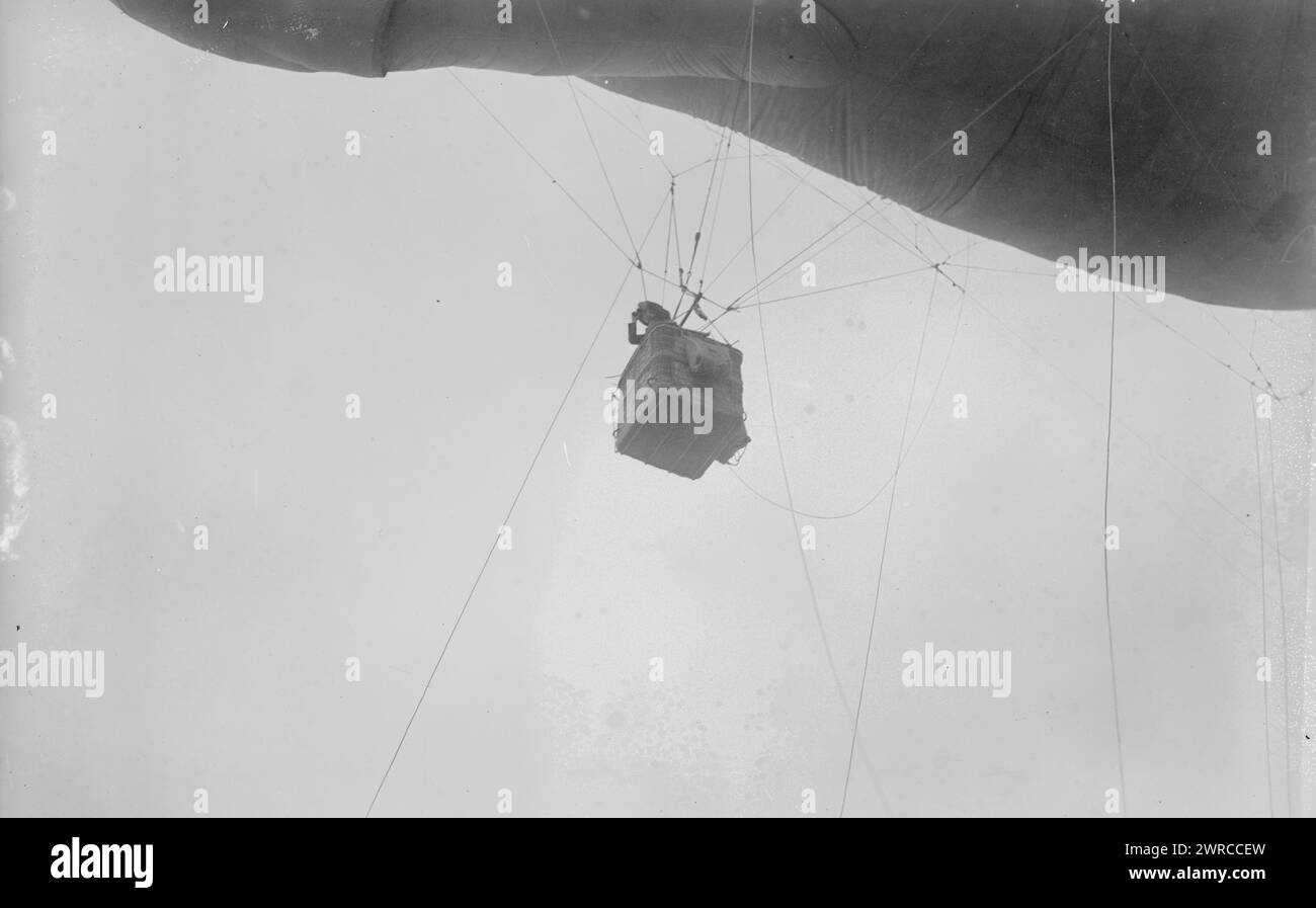 Us army observation balloon hi-res stock photography and images - Alamy