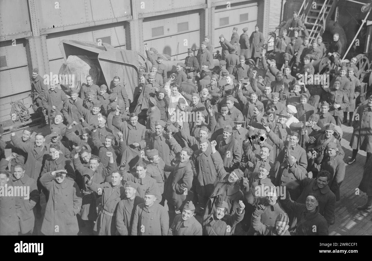 27th Arriving, Photograph shows soldiers of the U.S. Army 27th Division ...