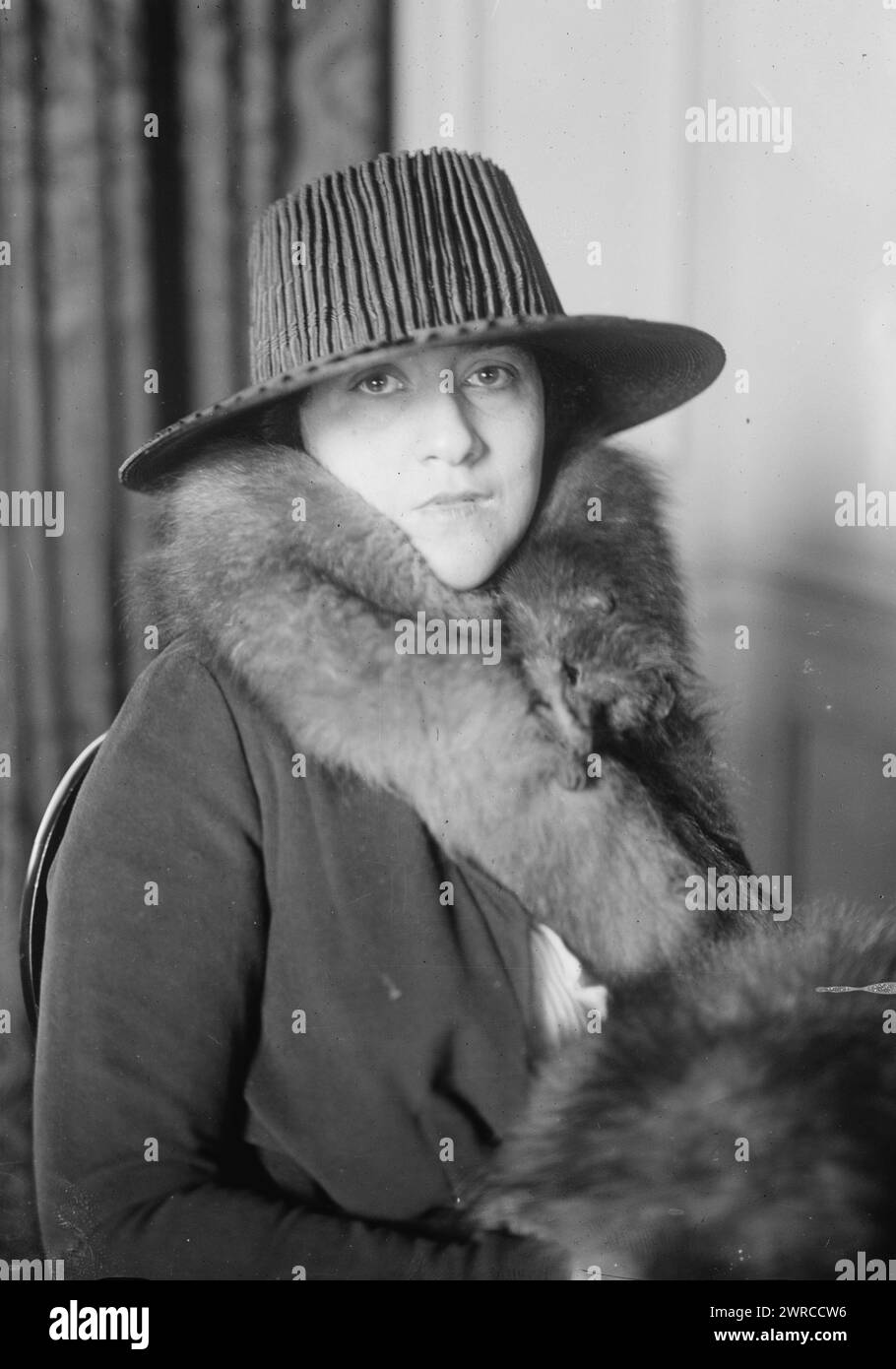 1915 1974 hi-res stock photography and images - Alamy