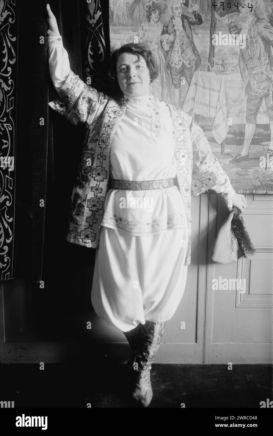 Nina tarasova voss Black and White Stock Photos & Images - Alamy