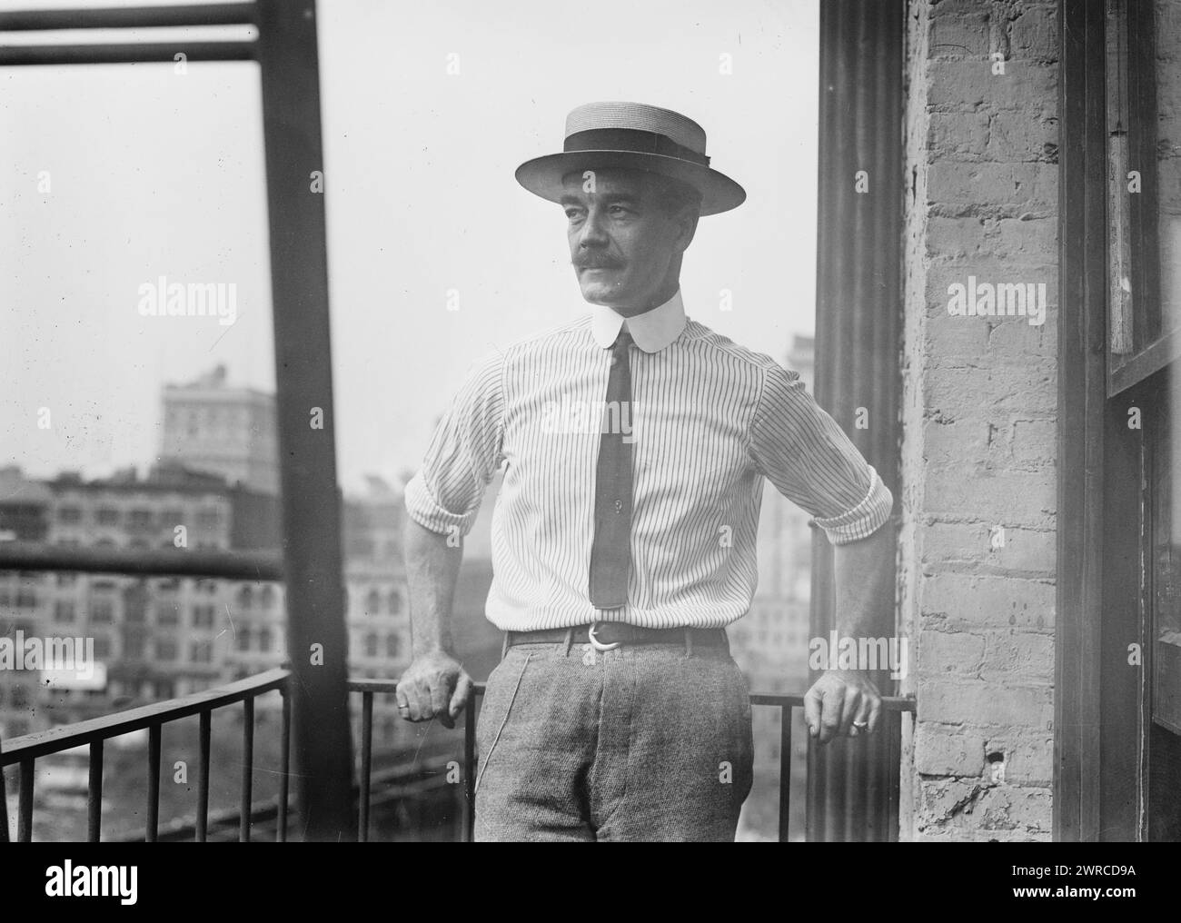 Mcdonald employee Black and White Stock Photos & Images - Alamy