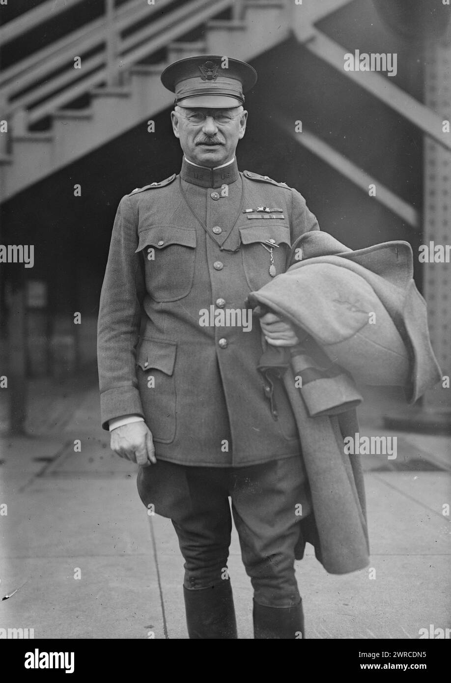 Haan arriving hi-res stock photography and images - Alamy