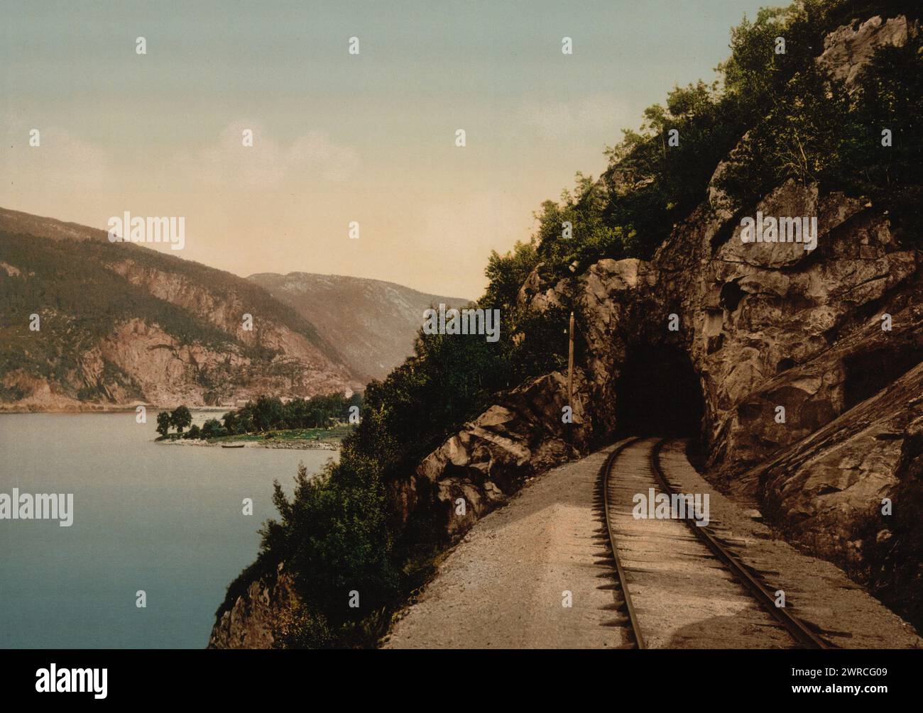 Passing evangervatnet hi-res stock photography and images - Alamy