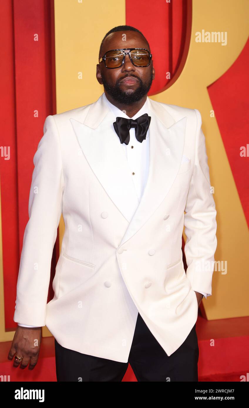 Stephen Galloway attends the 2024 Vanity Fair Oscar Party Hosted By ...