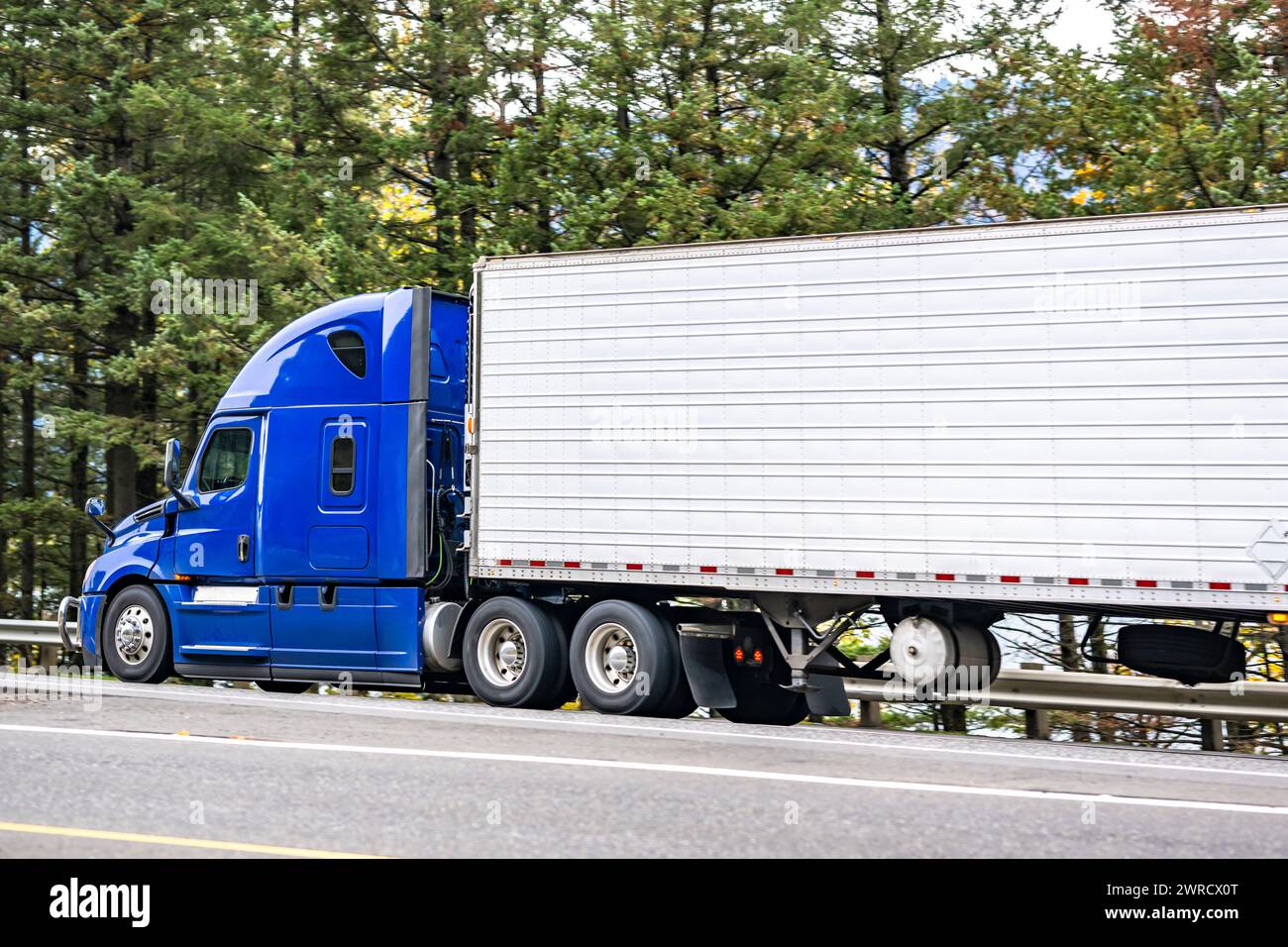 Industrial carrier long hauler classic blue big rig semi truck tractor ...