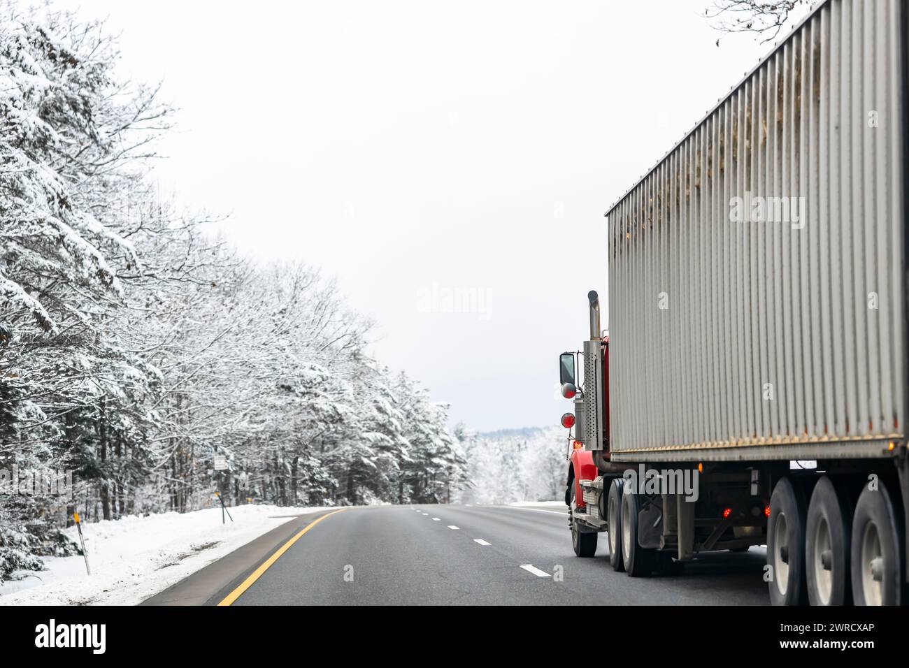 Heavy duty carrier local hauler red big rig semi truck tractor ...