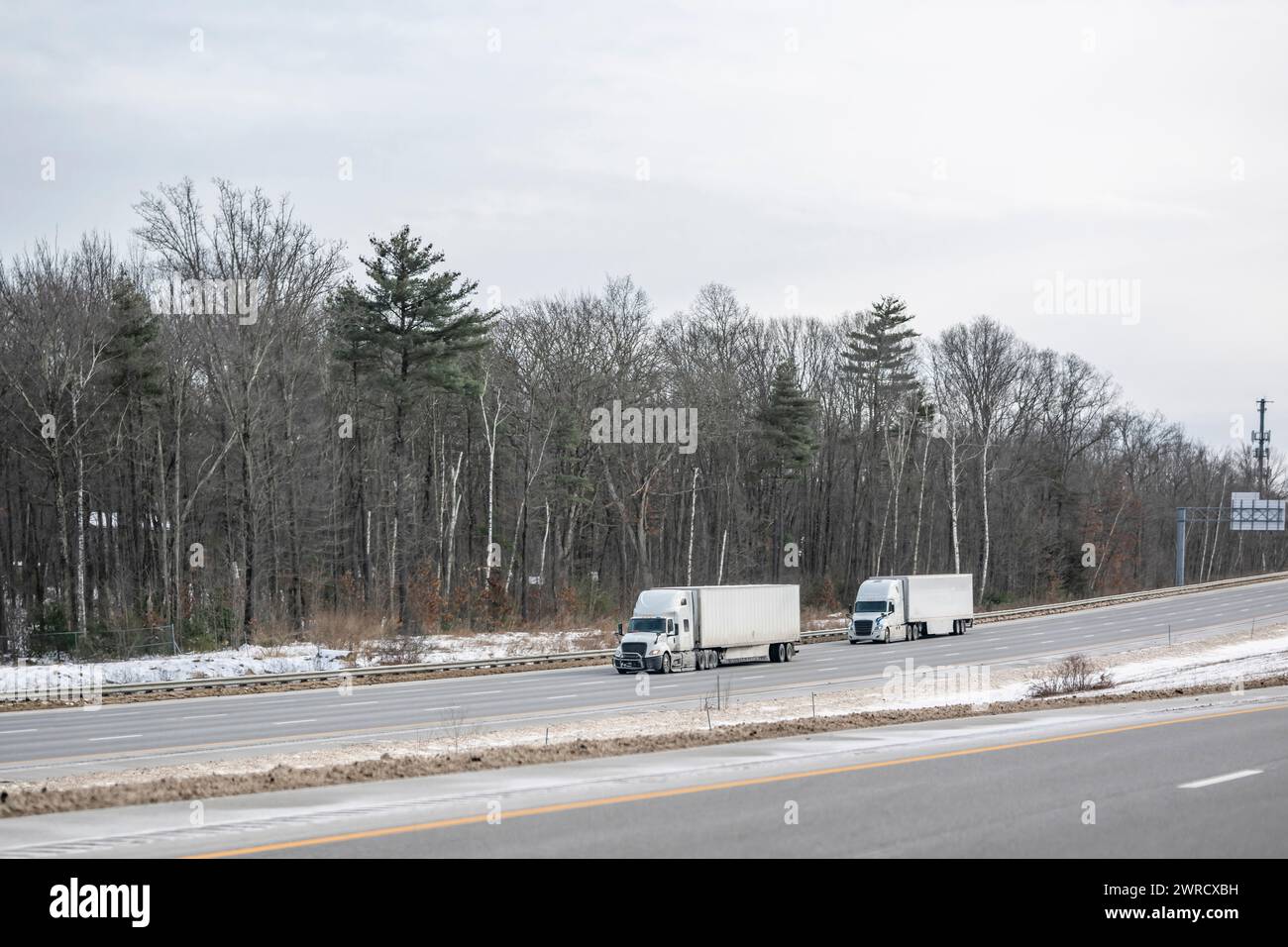 White van driving up snowy hi-res stock photography and images - Alamy