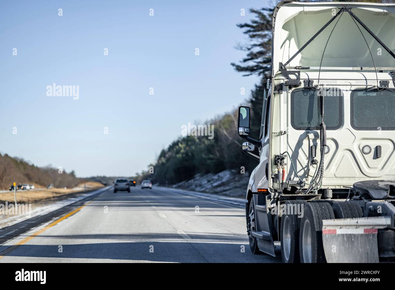 Local carrier white industrial day cab big rig semi trucks tractor with ...