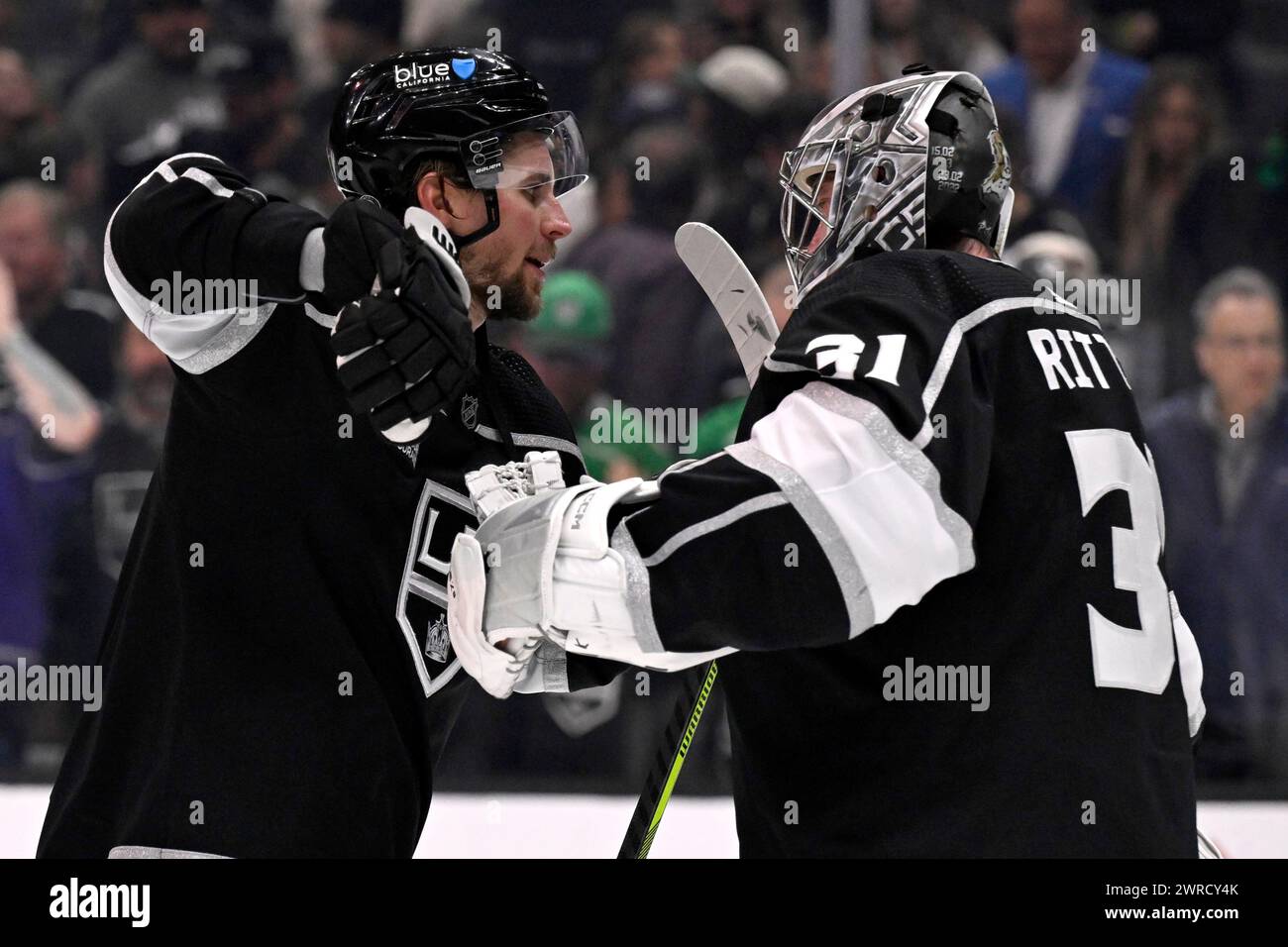 Los Angeles Kings right wing Adrian Kempe, left, celebrates with ...