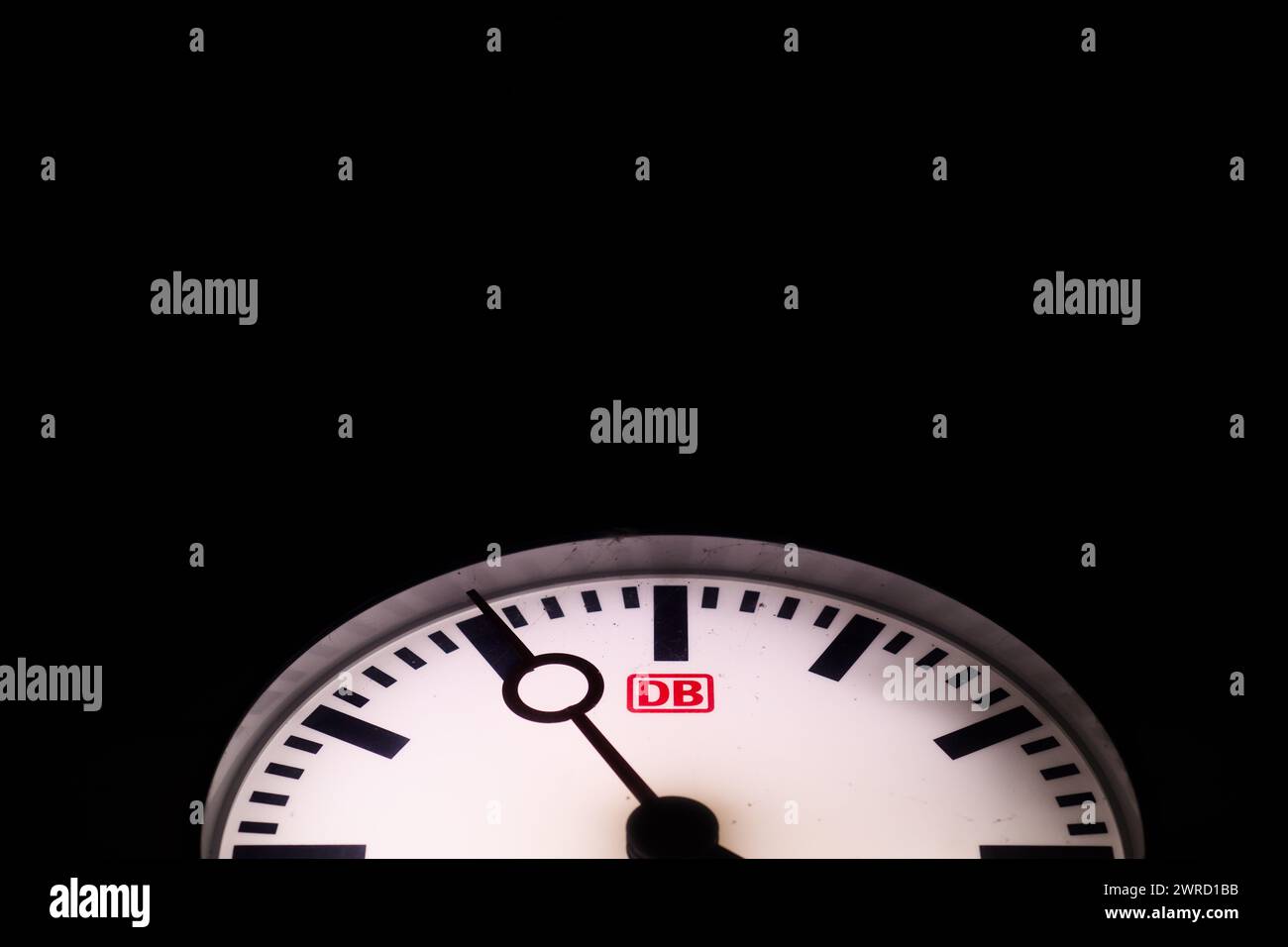 Hildesheim train station hi-res stock photography and images - Alamy