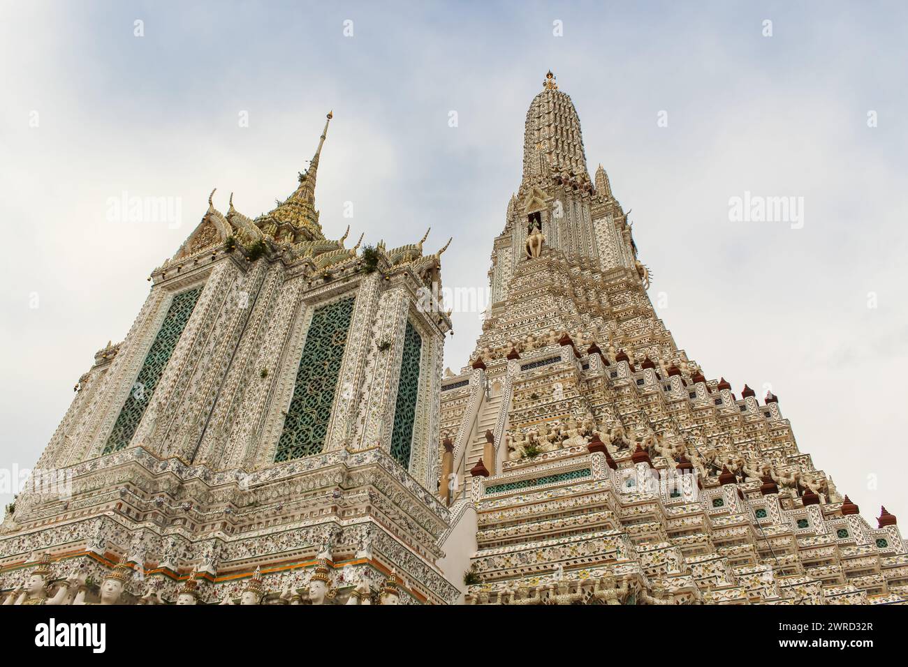 Chedi and Giant or Yak Wat Arun at Phra Prang, Wat Arun, Arun temple ...