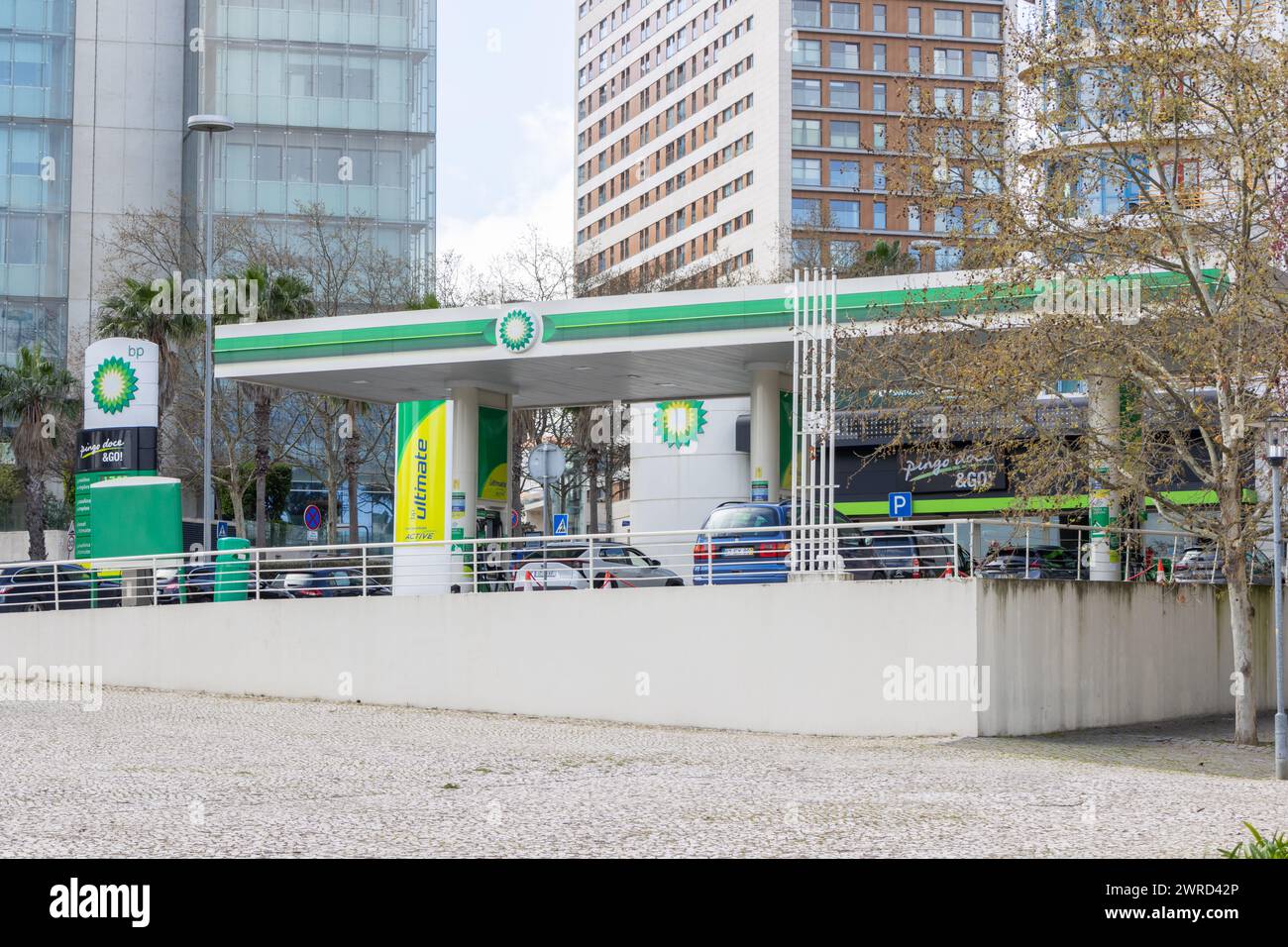 Bp gas station hi-res stock photography and images - Alamy