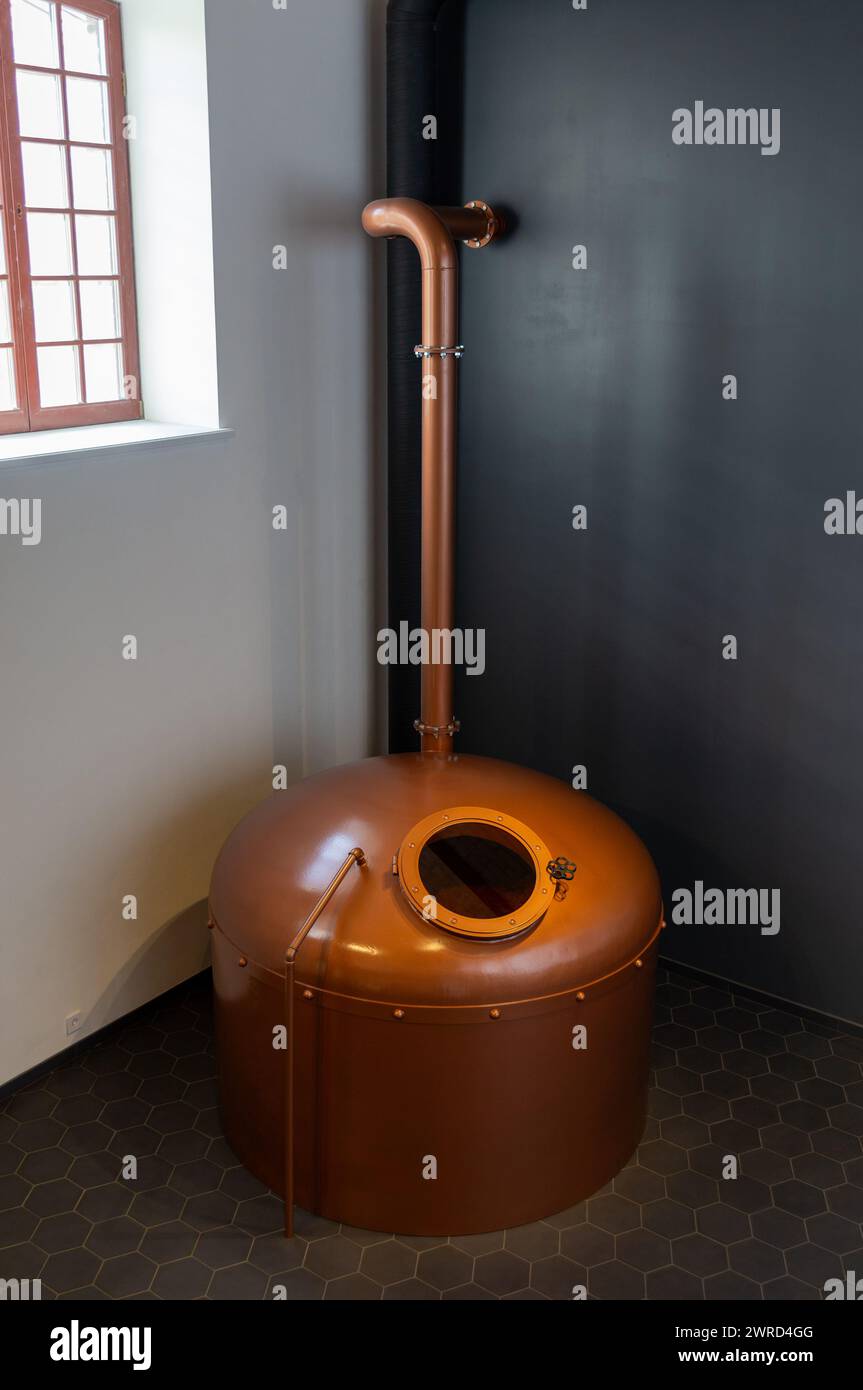 Beer production brewing brewery making hi-res stock photography and ...