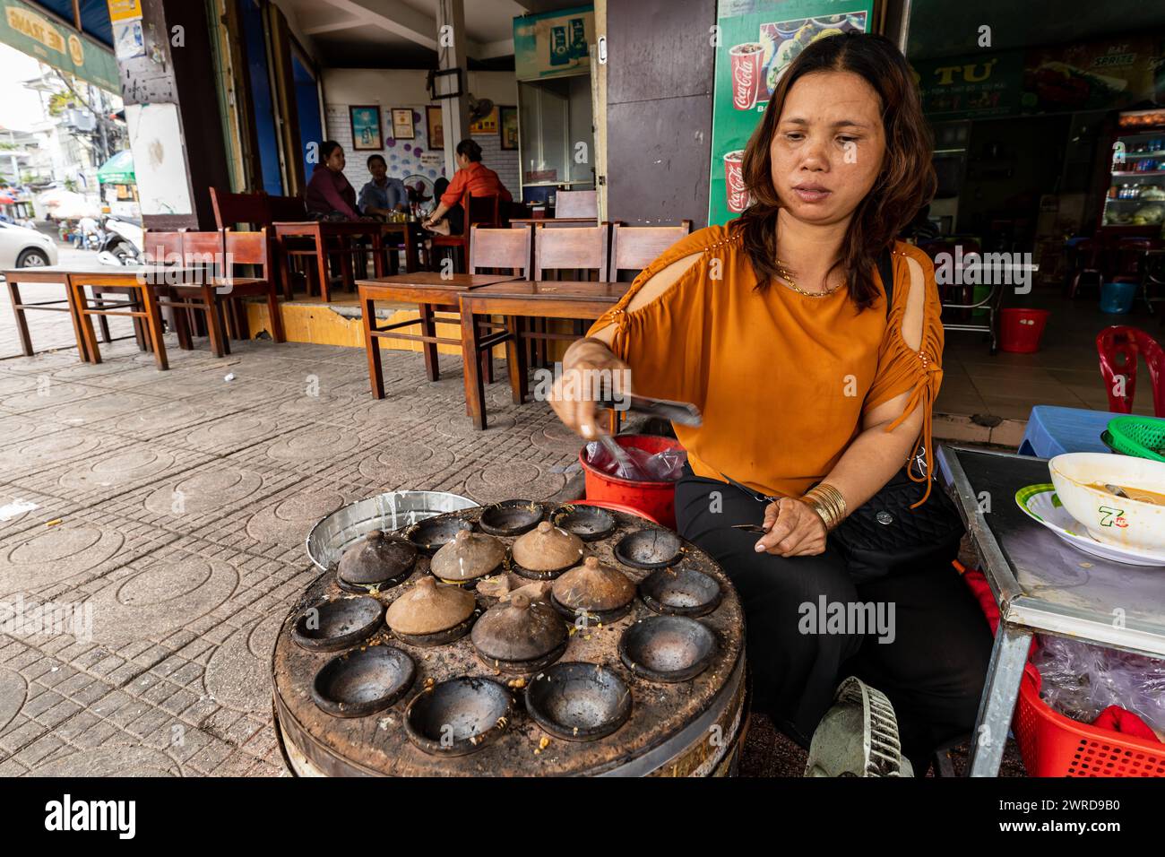 Dish in asian restaurant hi-res stock photography and images - Alamy