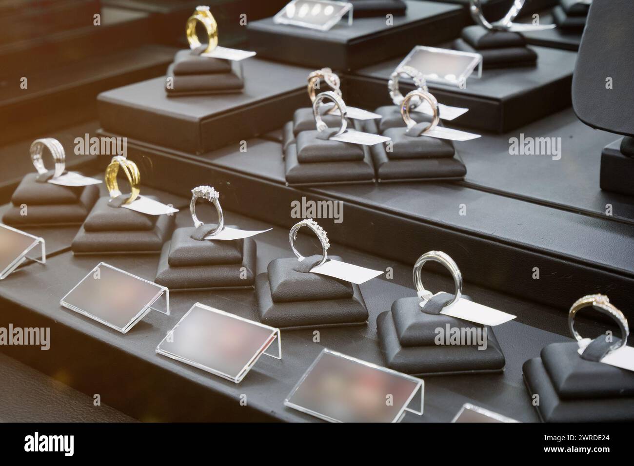 jewelry diamond shop window display Stock Photo - Alamy