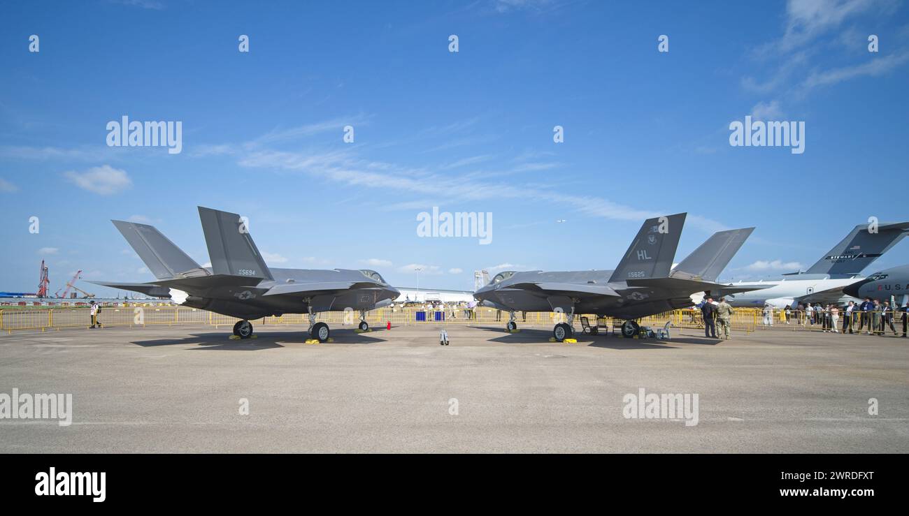 F 35a lighting ii fighter jet hi-res stock photography and images - Alamy