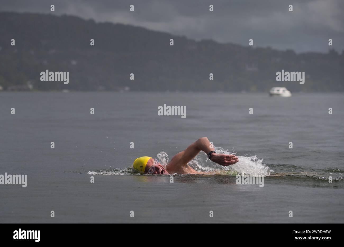 29/08/15 Kevin Welsh completes his swim at Ambleside. Competitors take ...
