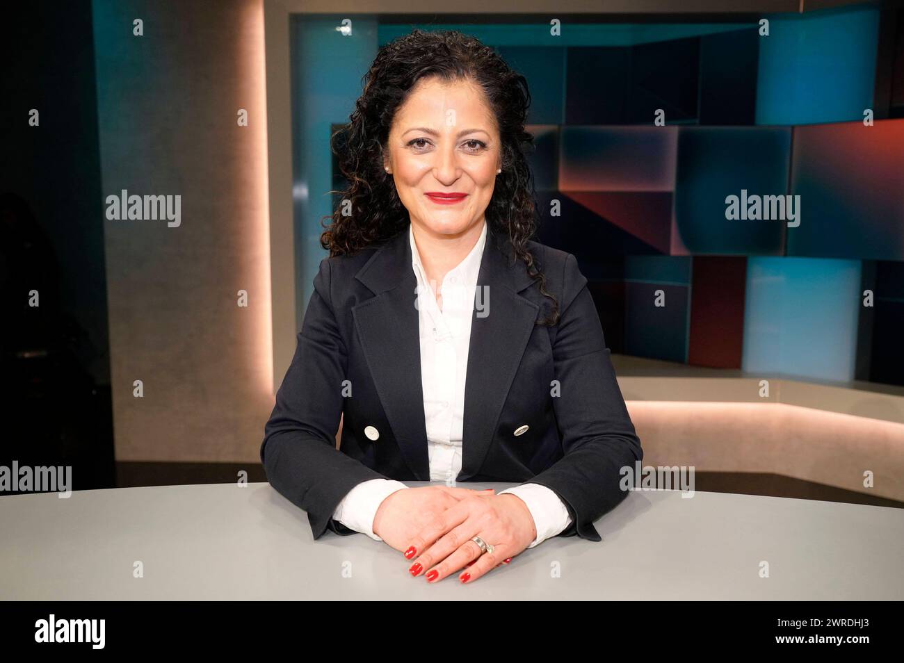 Cansel Kiziltepe in der ARD-Talkshow hart aber fair im Studio Adlershof ...