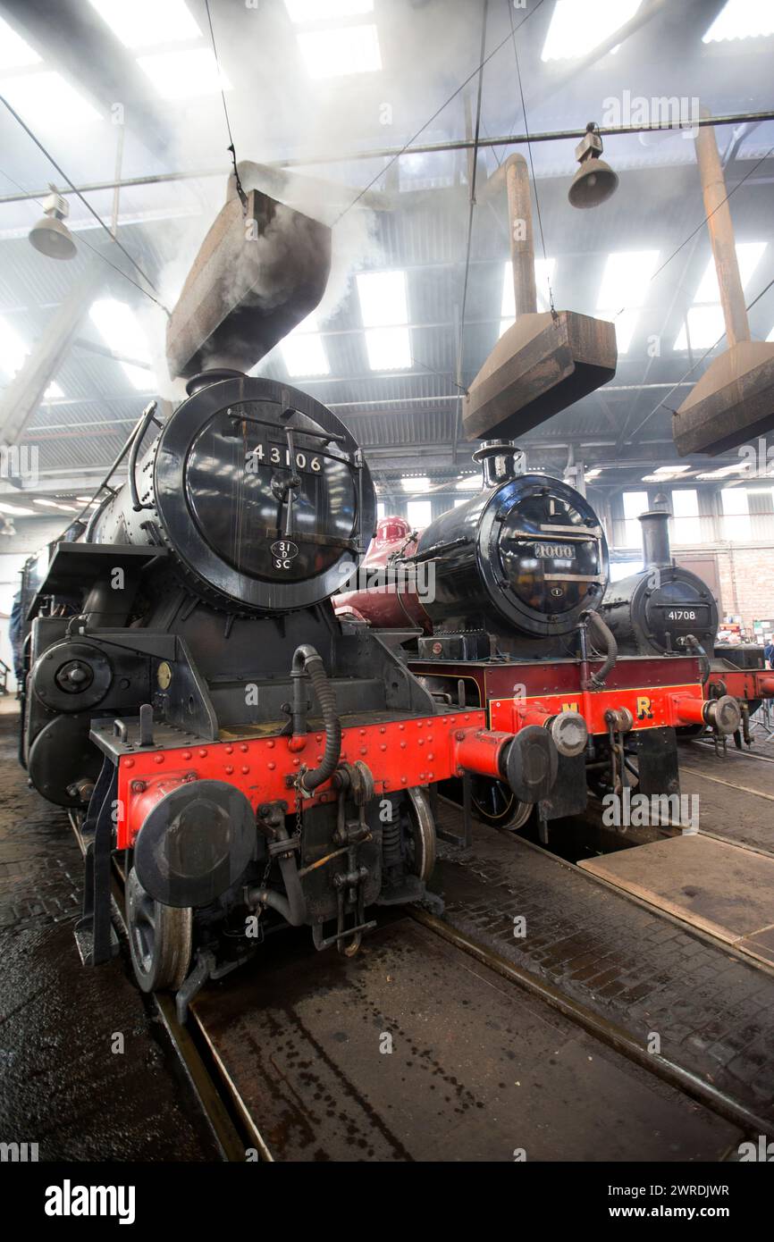 25/09/15 Steam trains use the turntable in Britain's only remaining ...