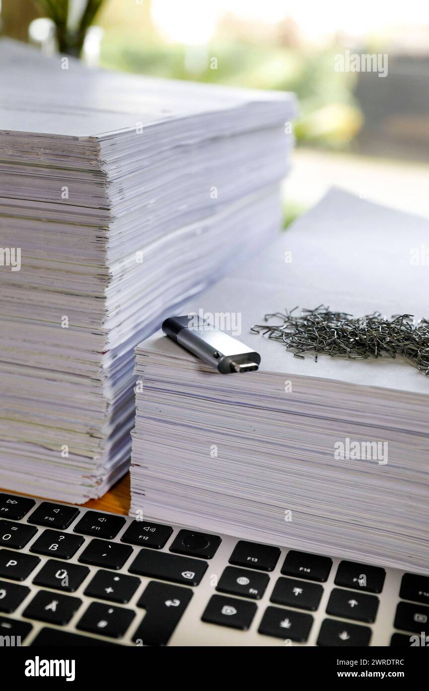 Dokumentenarchiv hi-res stock photography and images - Alamy