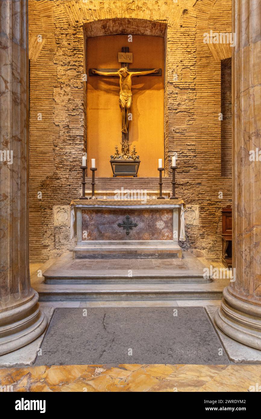 Pantheon interior. Wooden Jesus crucified. Third chapel. Rome landmark ...